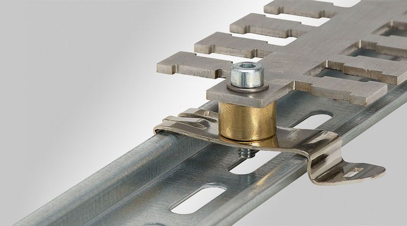 KAFM-EMC cable assembly with strain relief for shield earthing and ...